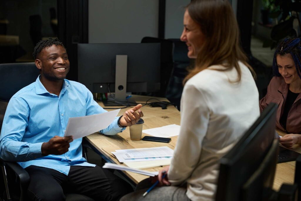 How to Give Effective Employee Feedback: Balancing Praise & Criticism